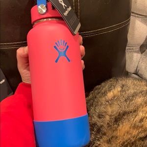 Hydro Flask | Dining | Hydro Flask Limited Edition 32oz Movement ...